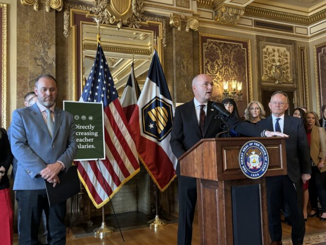 Lawmakers announce $1,400 annual raise for teachers, but it does little ...